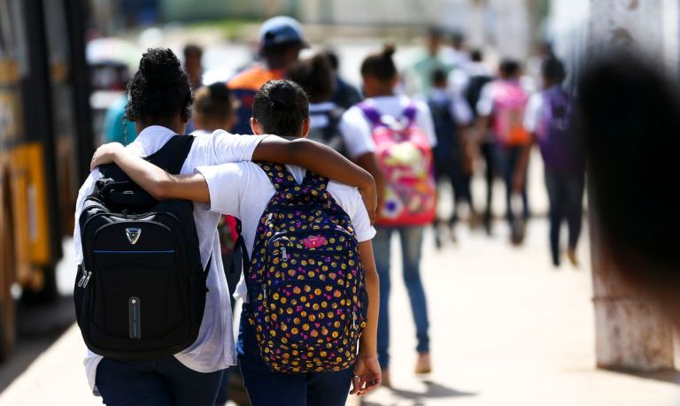 Puberdade precoce: os sinais, as causas e as consequências – Vocativo